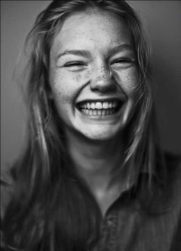 7 Facial Exercises to Get High Cheekbones Naturally